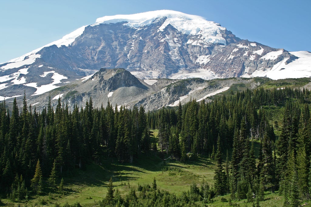Mount Rainier National Park: Northern Loop Trail via Sunrise Park