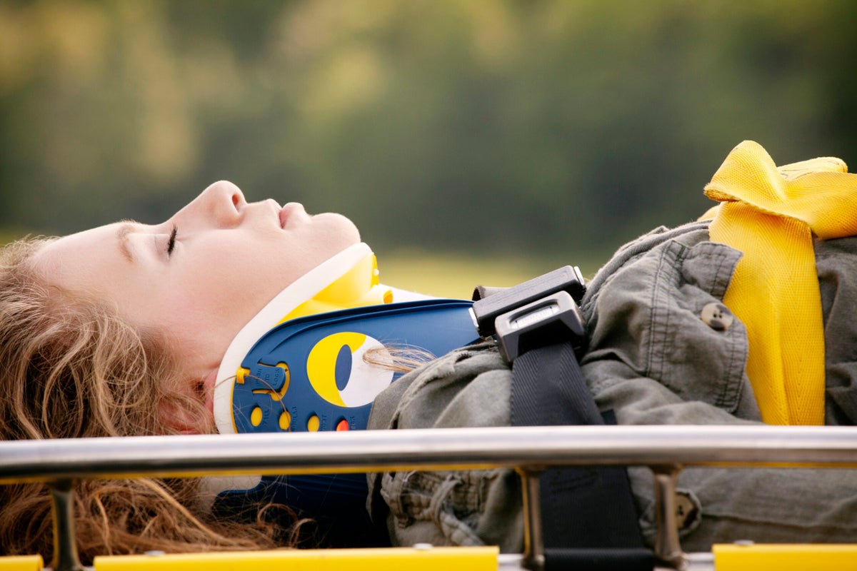 Should You Immobilize a Neck Injury in the Wilderness? - Backpacker