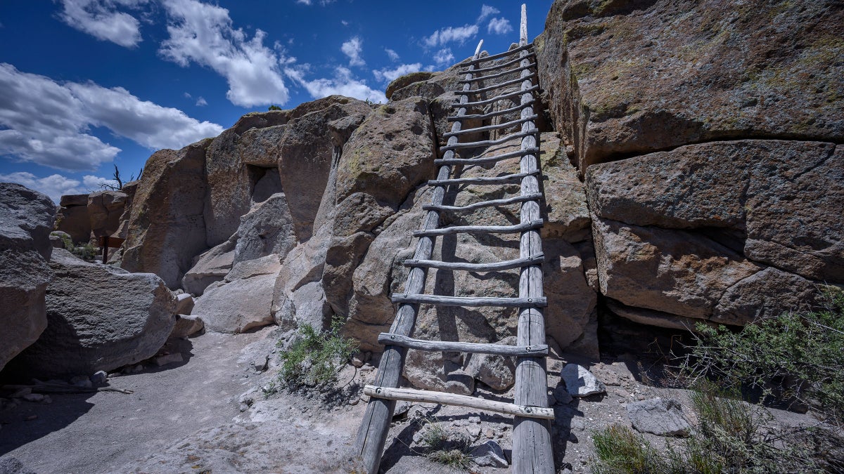 Why You Should Hike With a Native Guide - Backpacker